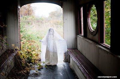 An Old-Fashioned Ghost | sweet juniper!