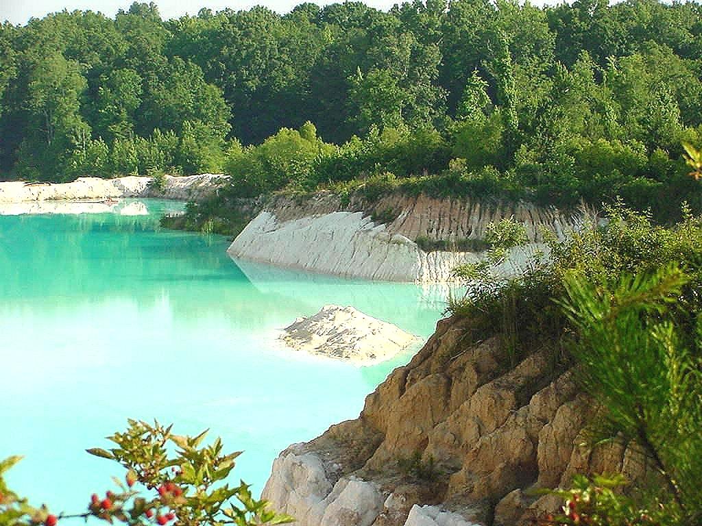 IMAGES OF OUR PAST - OLD KAOLIN PIT - U.S. HIGHWAY 441 AT BIG SANDY ...
