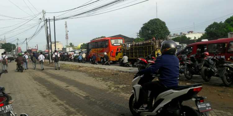Proyek Underpass Titi Kuning Biang Kemacatan