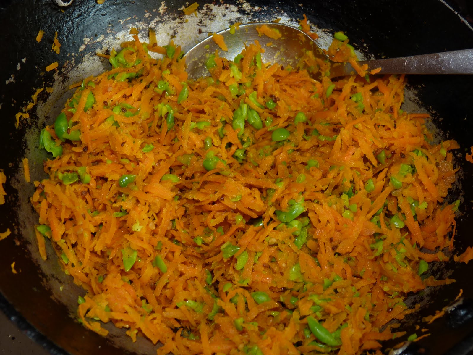 Chitranna: Carrot and green peas paratha../Carrot and green pease ...