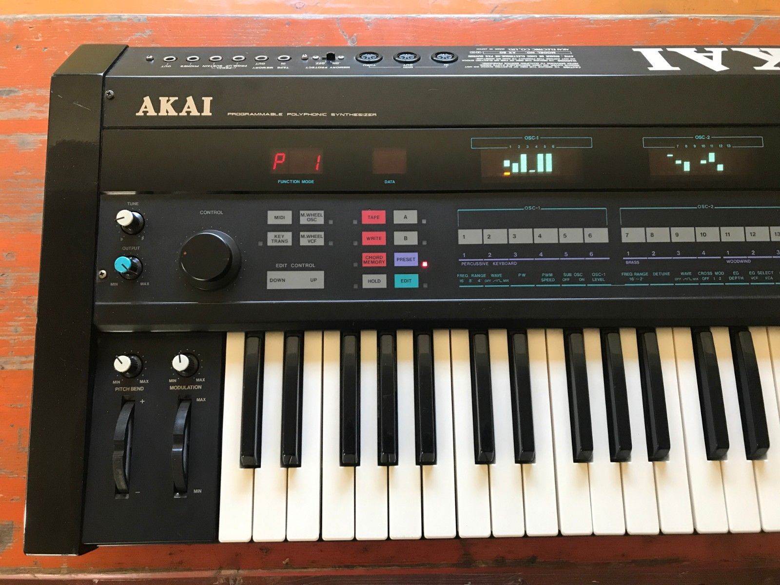 MATRIXSYNTH: Akai AX80 Analog Synthesizer