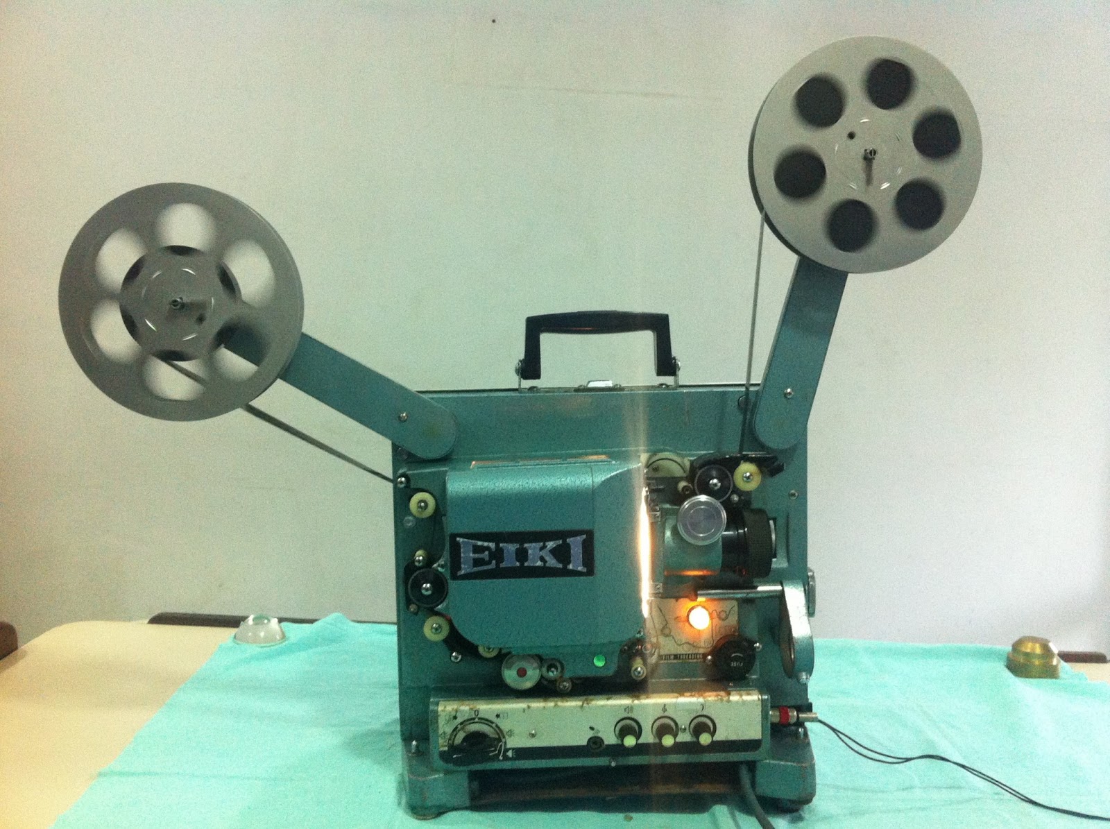 Shayona Electronics: For Sale ! EIKI RT1 16 mm Sound Projector