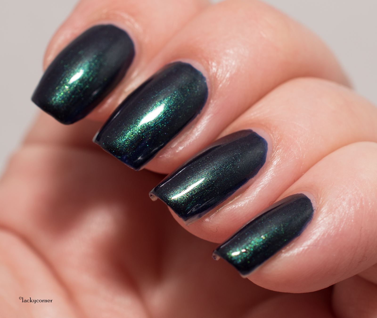 Lacky Corner: Zoya - Olivera
