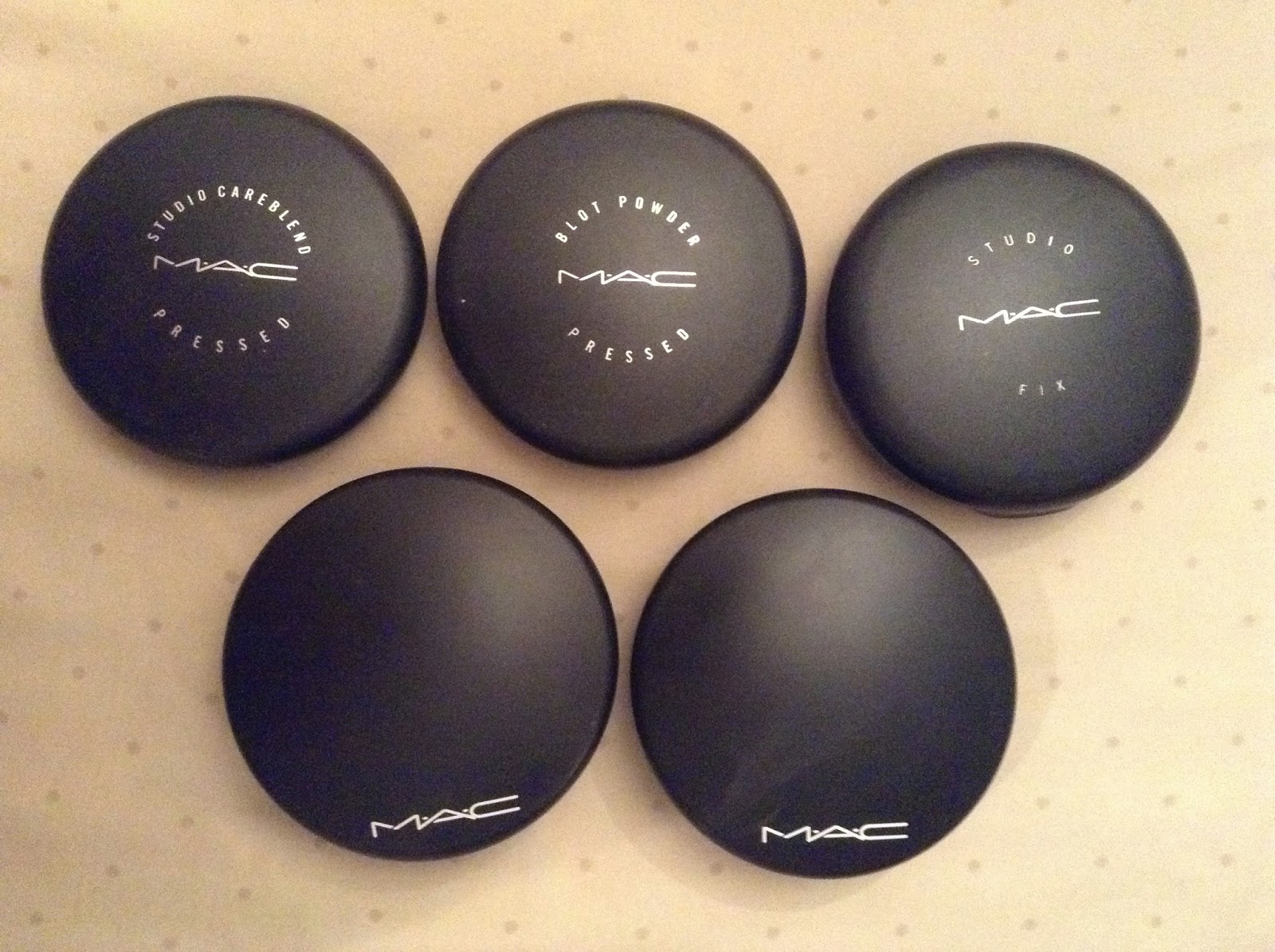 Colourful Addiction: MY MAC POWDERS!!!