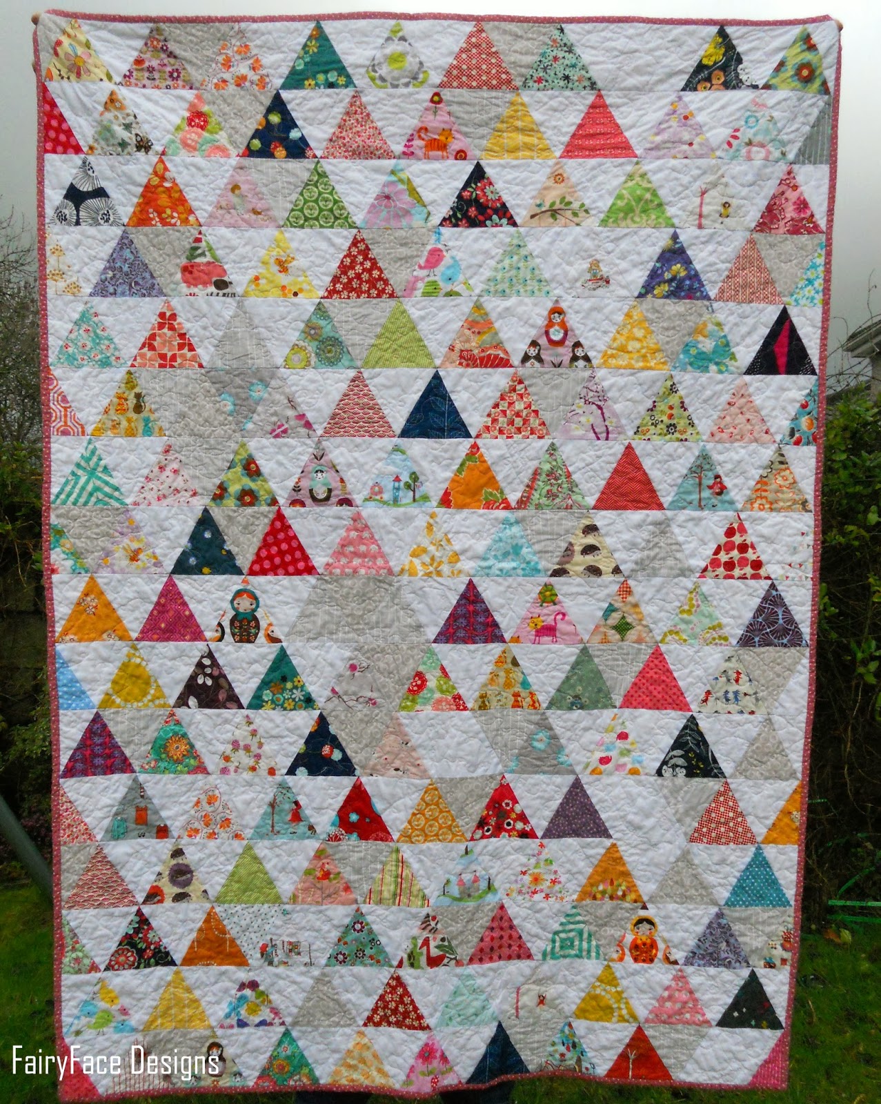 FairyFace Designs: Pyramid Quilt..1st quilt finish of 2014