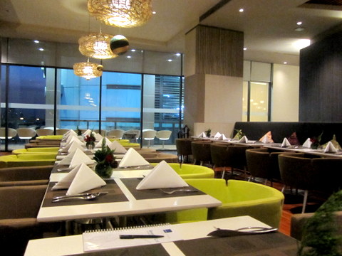 The Square (Novotel) (Bangkok) ~ rolling writes