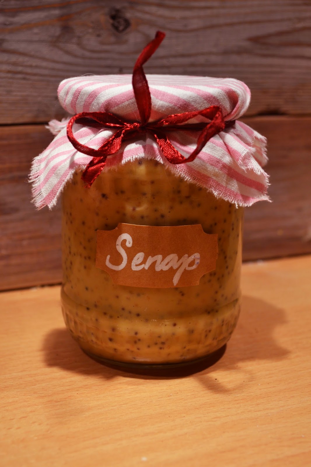 Som senap: Stark och grov senap!