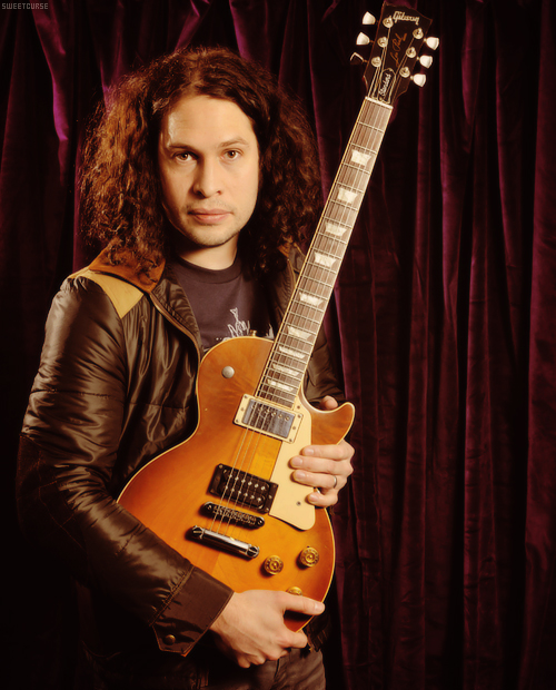 Zona Rock Dan Metal : RAY TORO