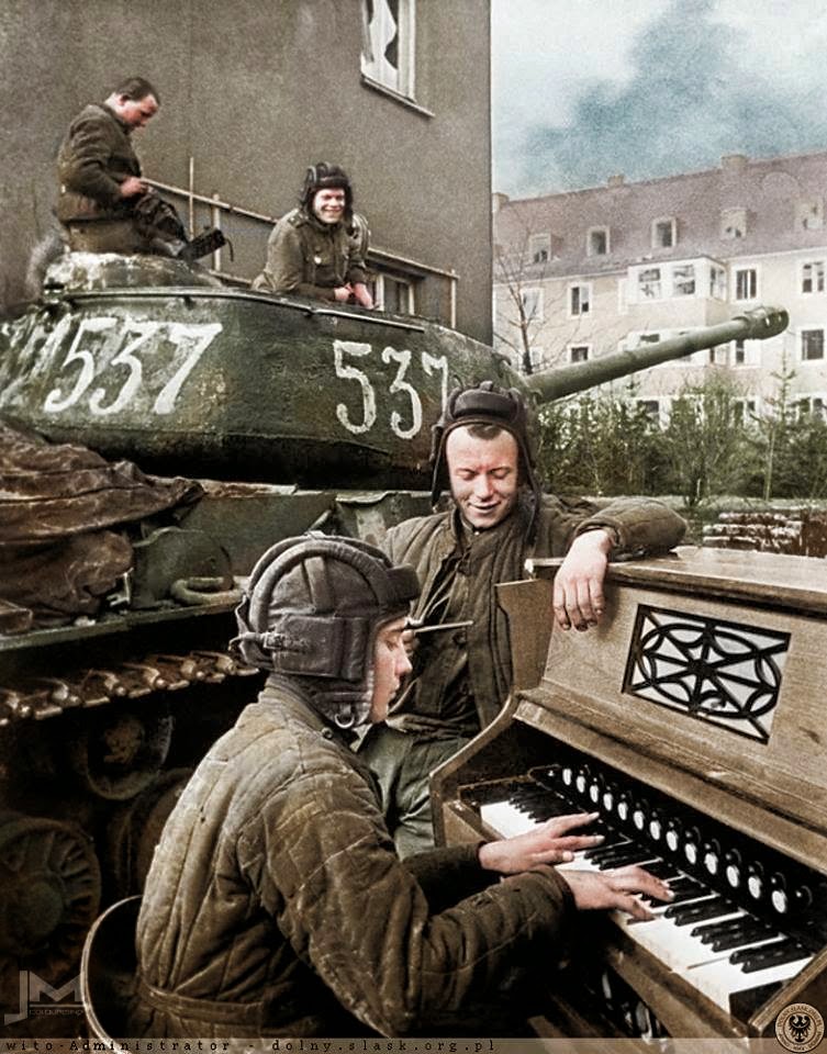 50 Breathtaking WWII Colorized Photos Look Like They Were Taken ...
