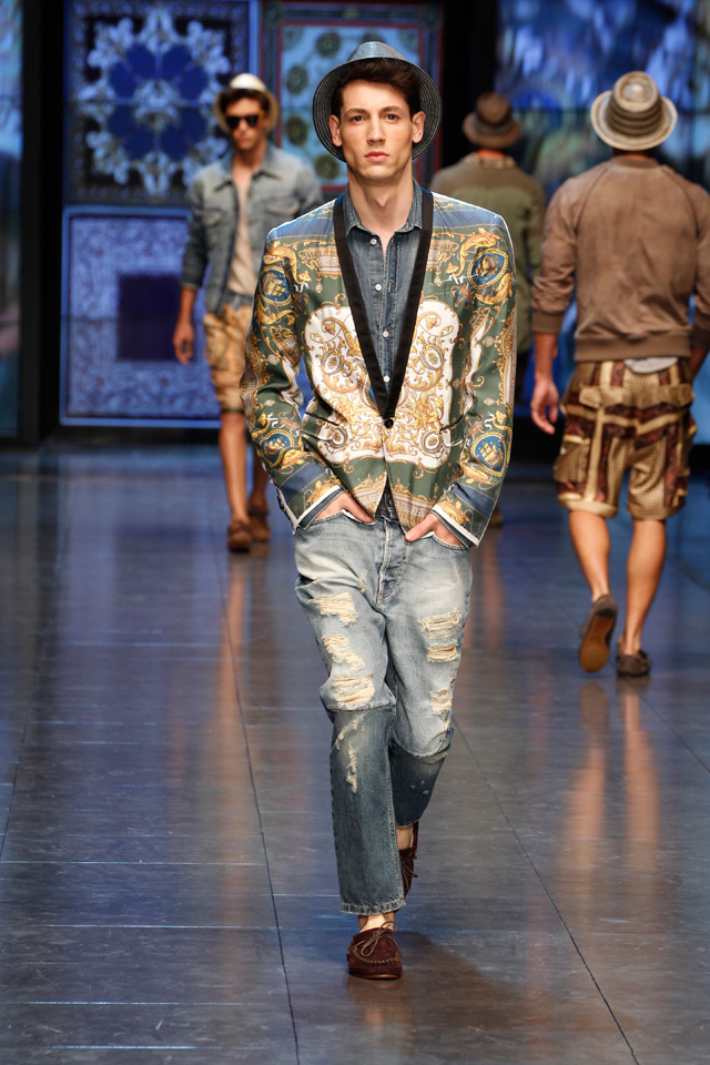 DIARY OF A CLOTHESHORSE: A CLOSER LOOK AT D&G MAN SS 12..