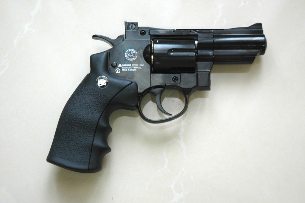 Balikpapan Airsofter: WinGun Revolver 2.5 inch CO2 Black Glossy
