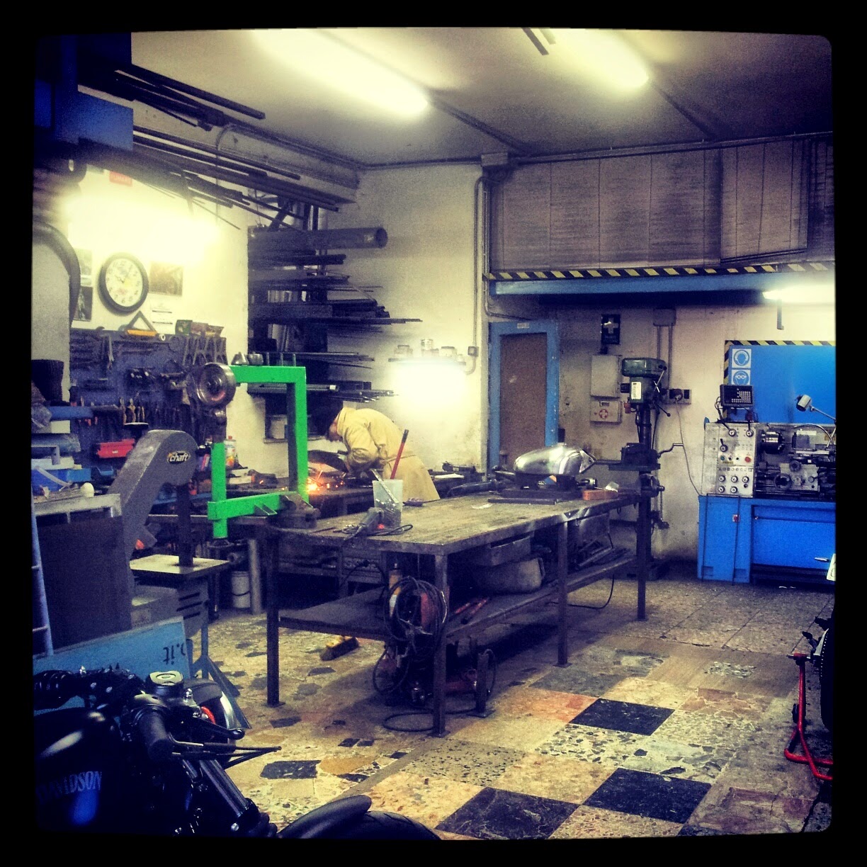 photofrankie57: in officina da Lorenzo