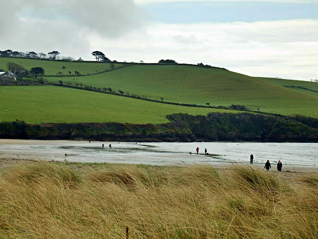 Mike's Cornwall: Walking the Beach and Lake at Par Sands, Cornwall