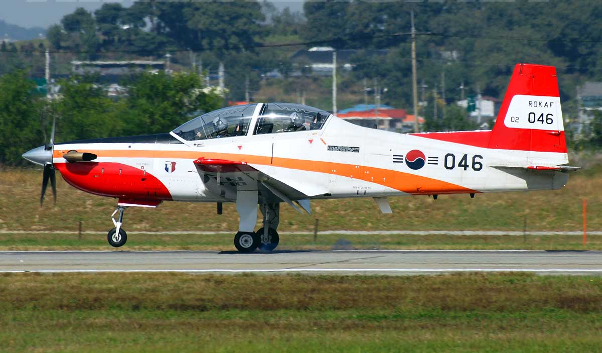 FDRA - Fuerza Aérea: Entrenador básico: KAI KT-1 Woongbi
