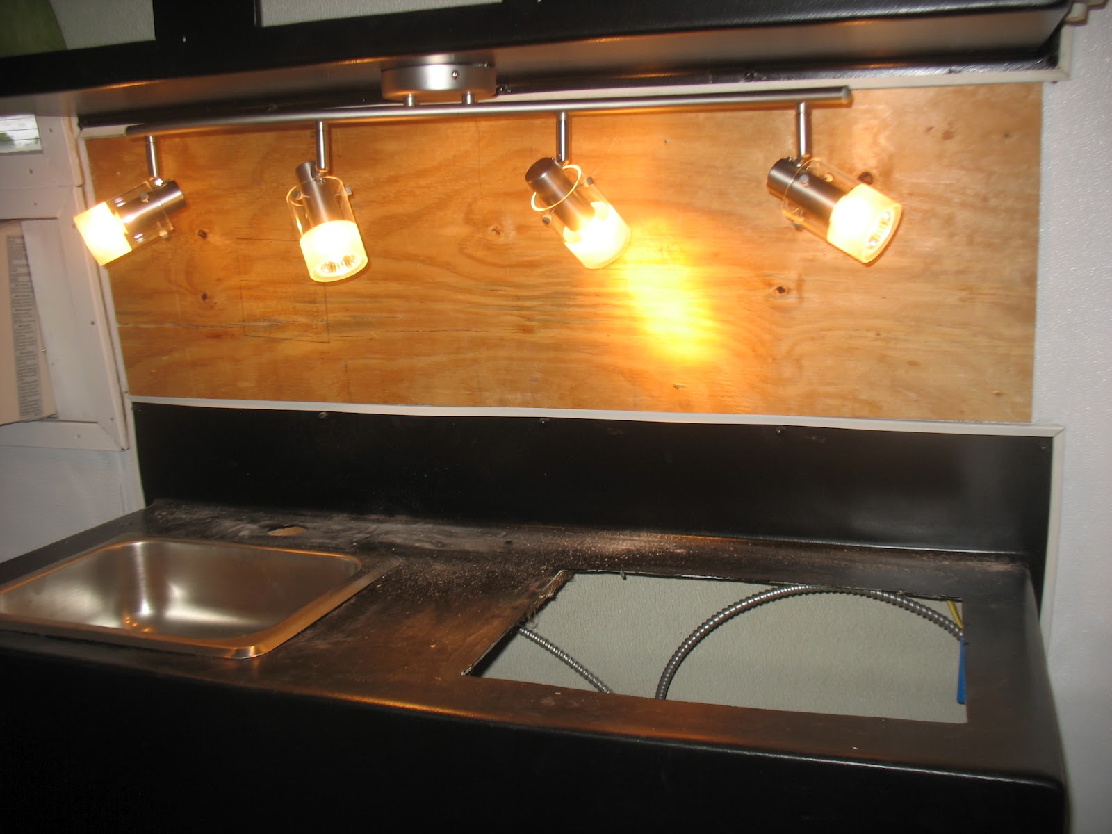 Scamp Camping: More progress - finally!!