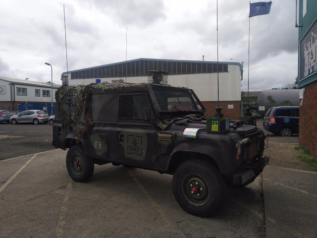Landrover Defender: Military Police Landrover Defender FFR TUM 200tdi ...