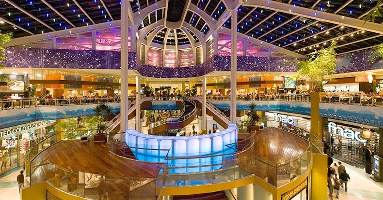 COMER POR MUY POCO DINERO EN EL CENTRO COMERCIAL COLOMBO. LISBOA.