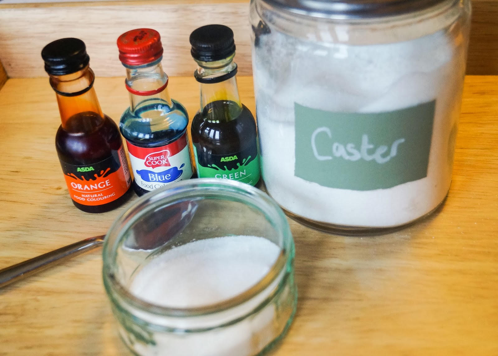 Buttons And Paint Tips Tools Techniques Homemade Edible Glitter buttons-and-paint-tips-tools-techniques-homemade-edible-glitter