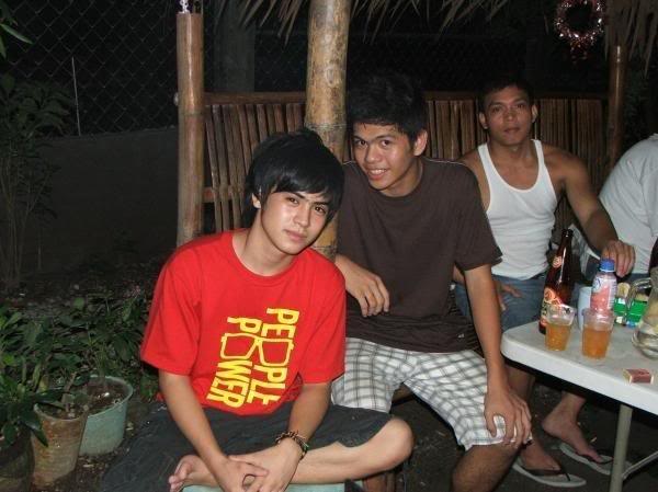 Gossip Actors: Jake Vargas Bonding with Family & Friends