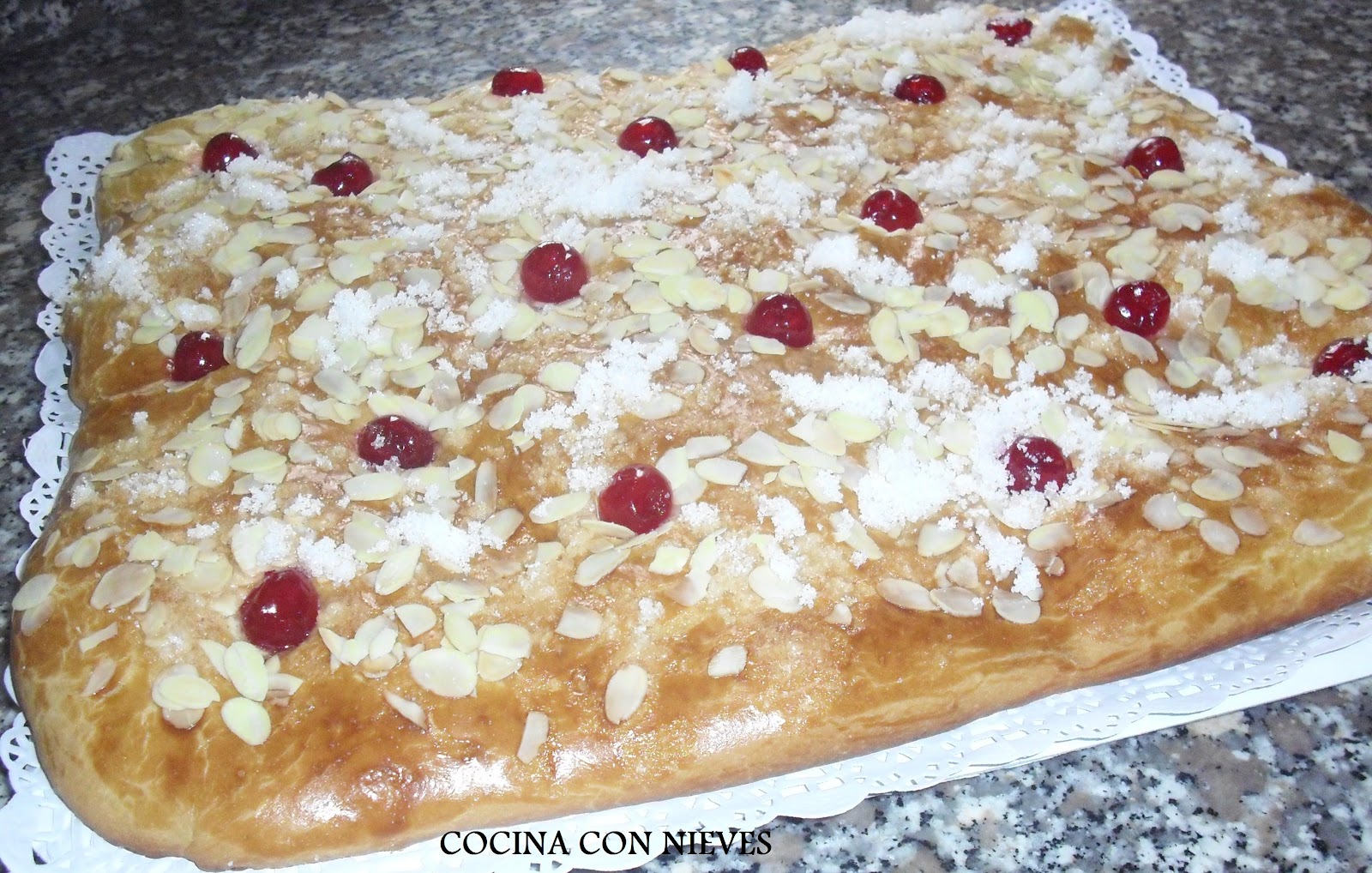 Cocina Con Nieves: Coca briox con almendras