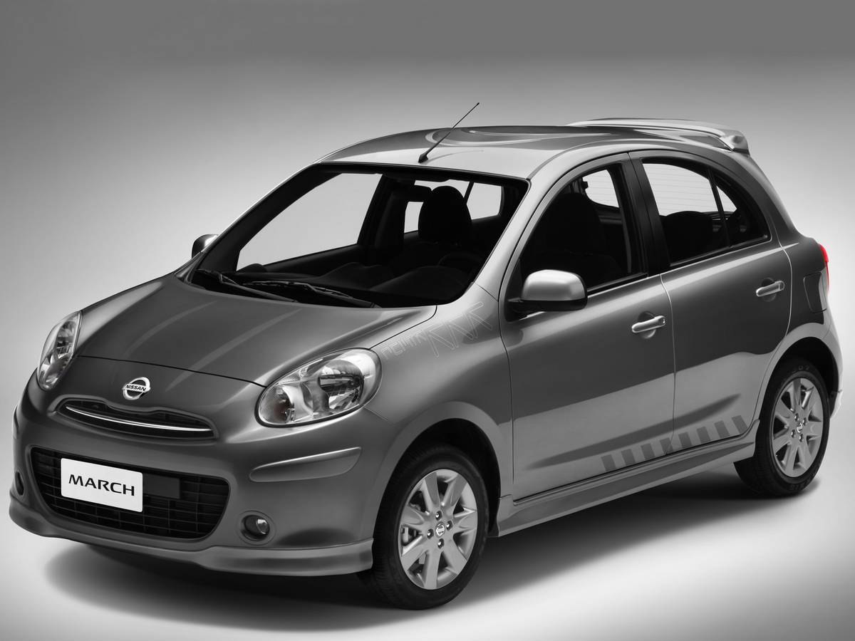 Nissan baixa preços dos modelos March, Livina e Frontier