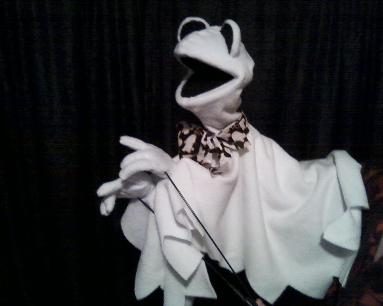 J&W's Wicked Puppet Factory: Groovey Ghost is in (Haunting) The House!!!