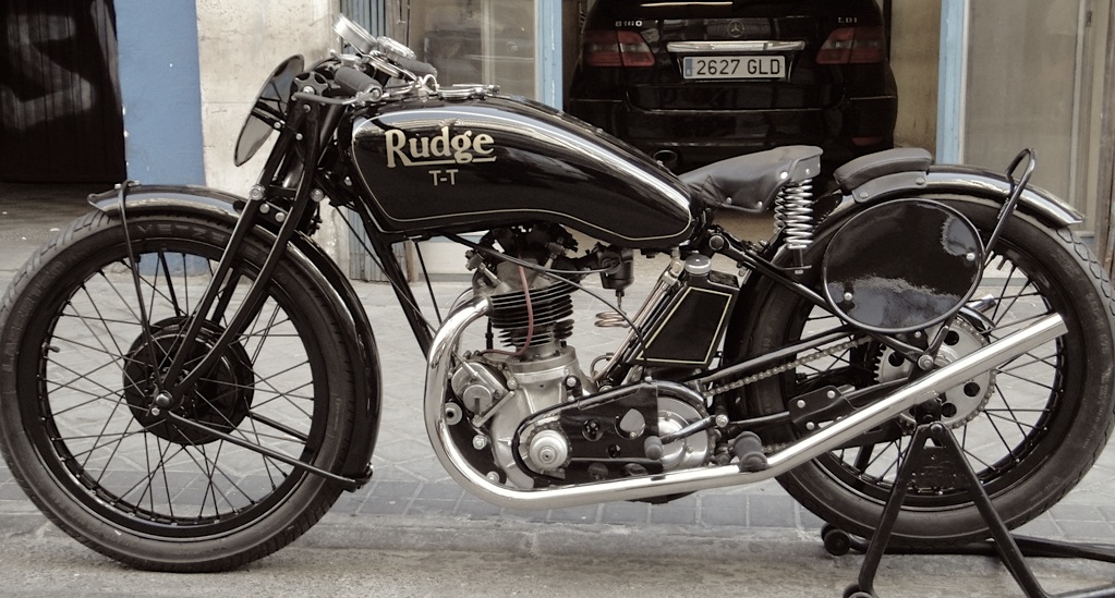 1930 RUDGE RACER ~ Motorcycle Fashions