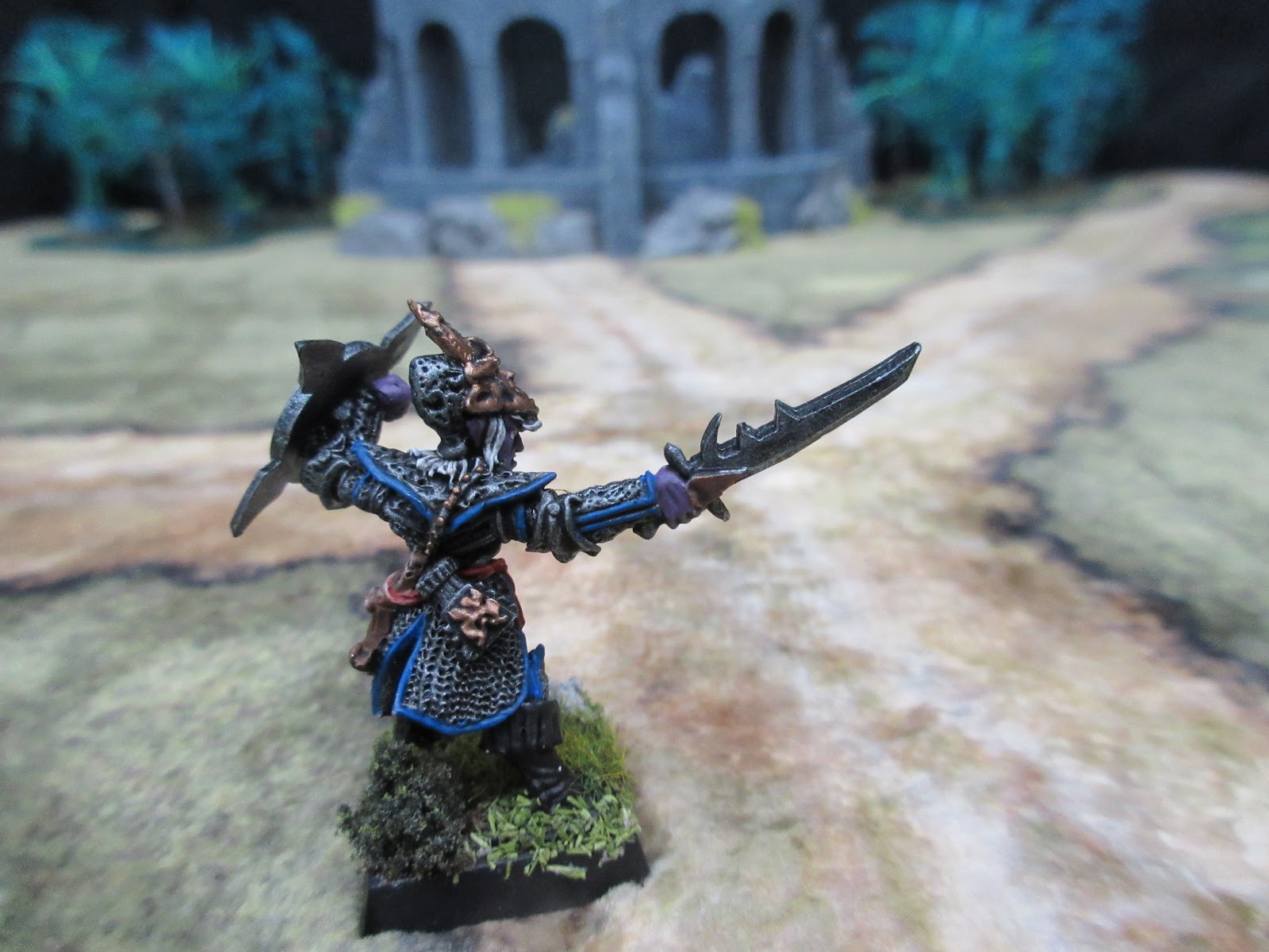 Mars-Miniatures: C13 Dark Elf General on Dragon Horse