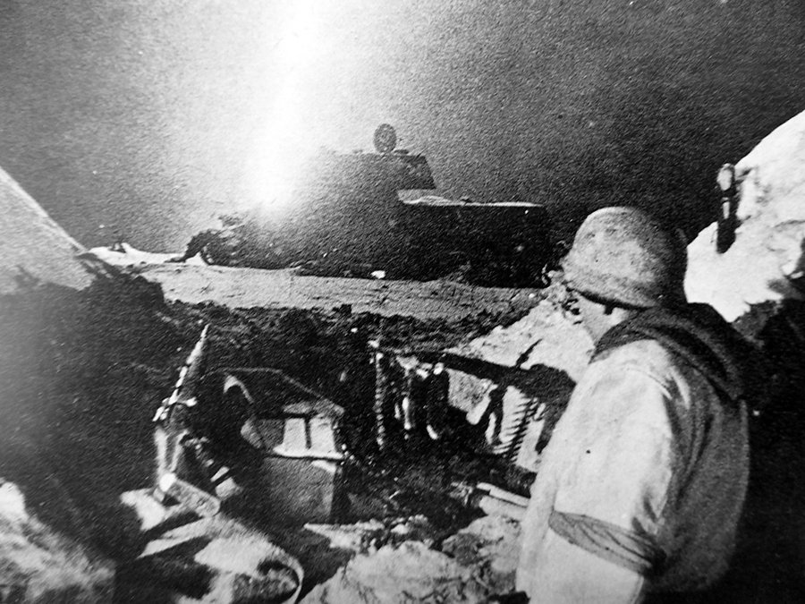 Asian Defence News: German machine gunner from the 5th SS Panzer ...