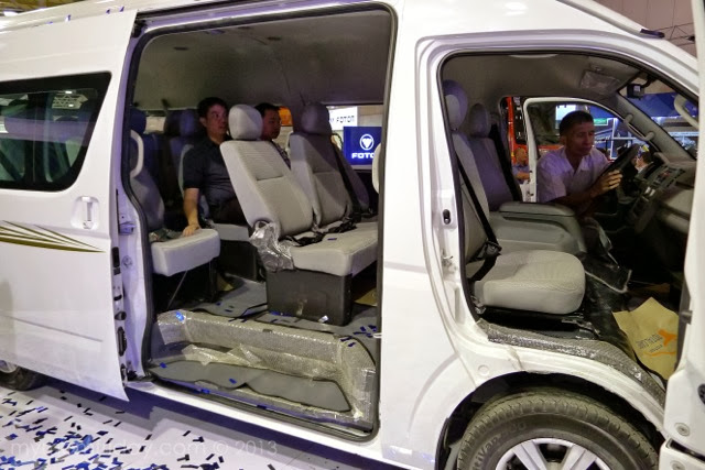 My Mom-Friday: Foton Unveils View Traveller Van at the Big Show 2013