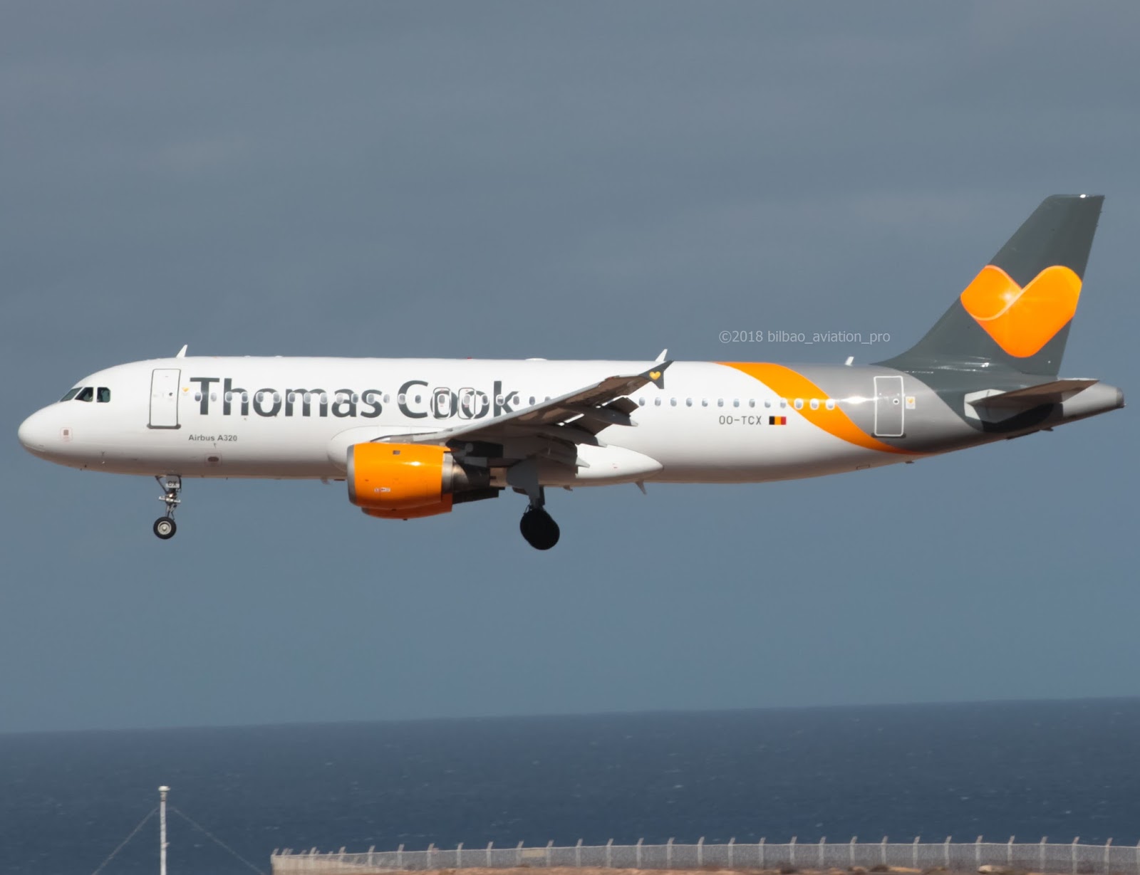 bilbao_aviation_pro: Thomas Cook Airbus A320-212 "OO-TCX"