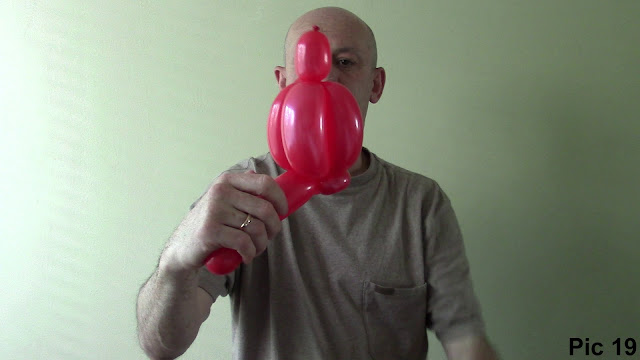CLASSICAL: Angry bird balloon animal