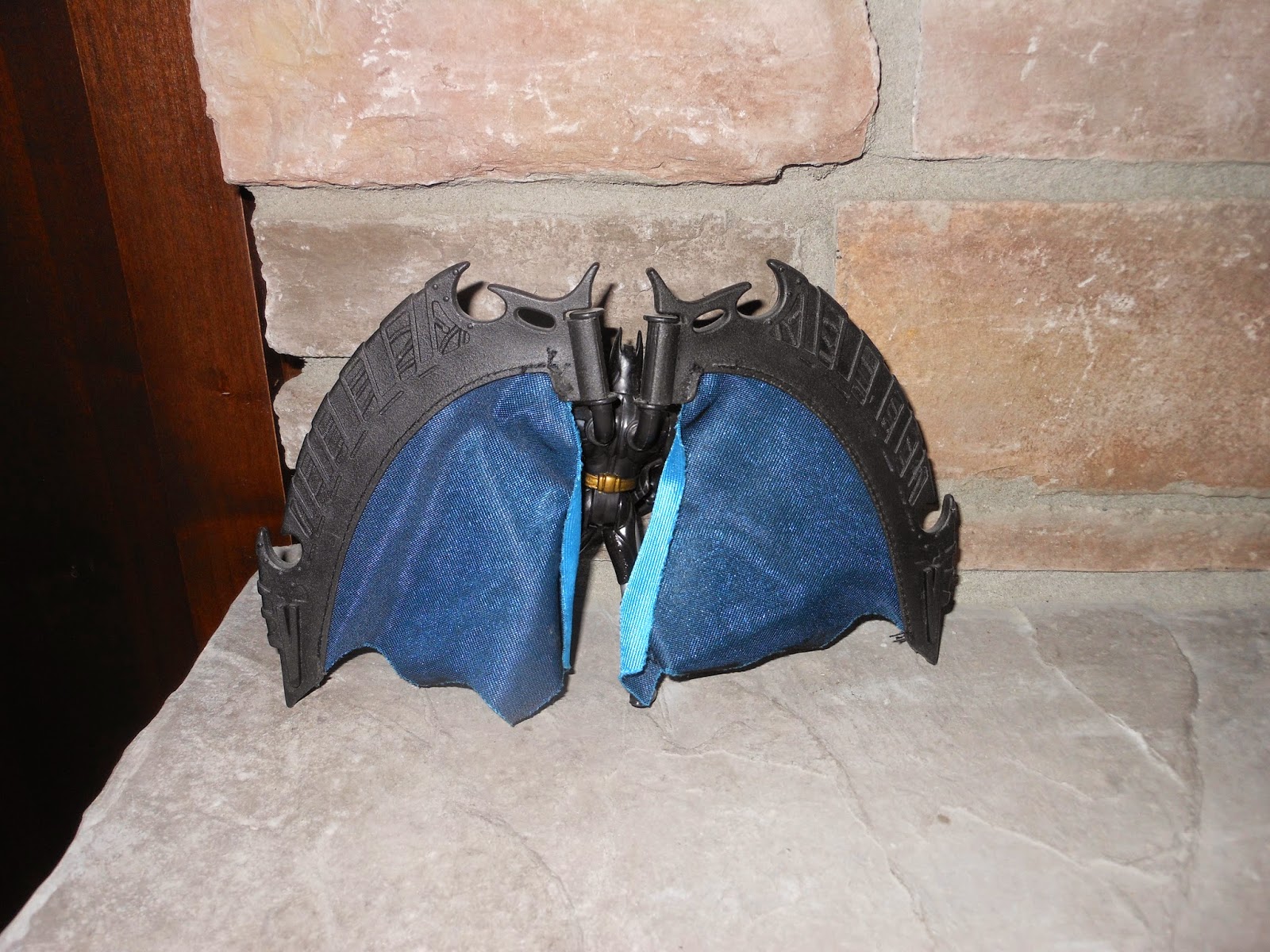 Emperor Dinobot's giant Batman figure database and review site!: Solar ...