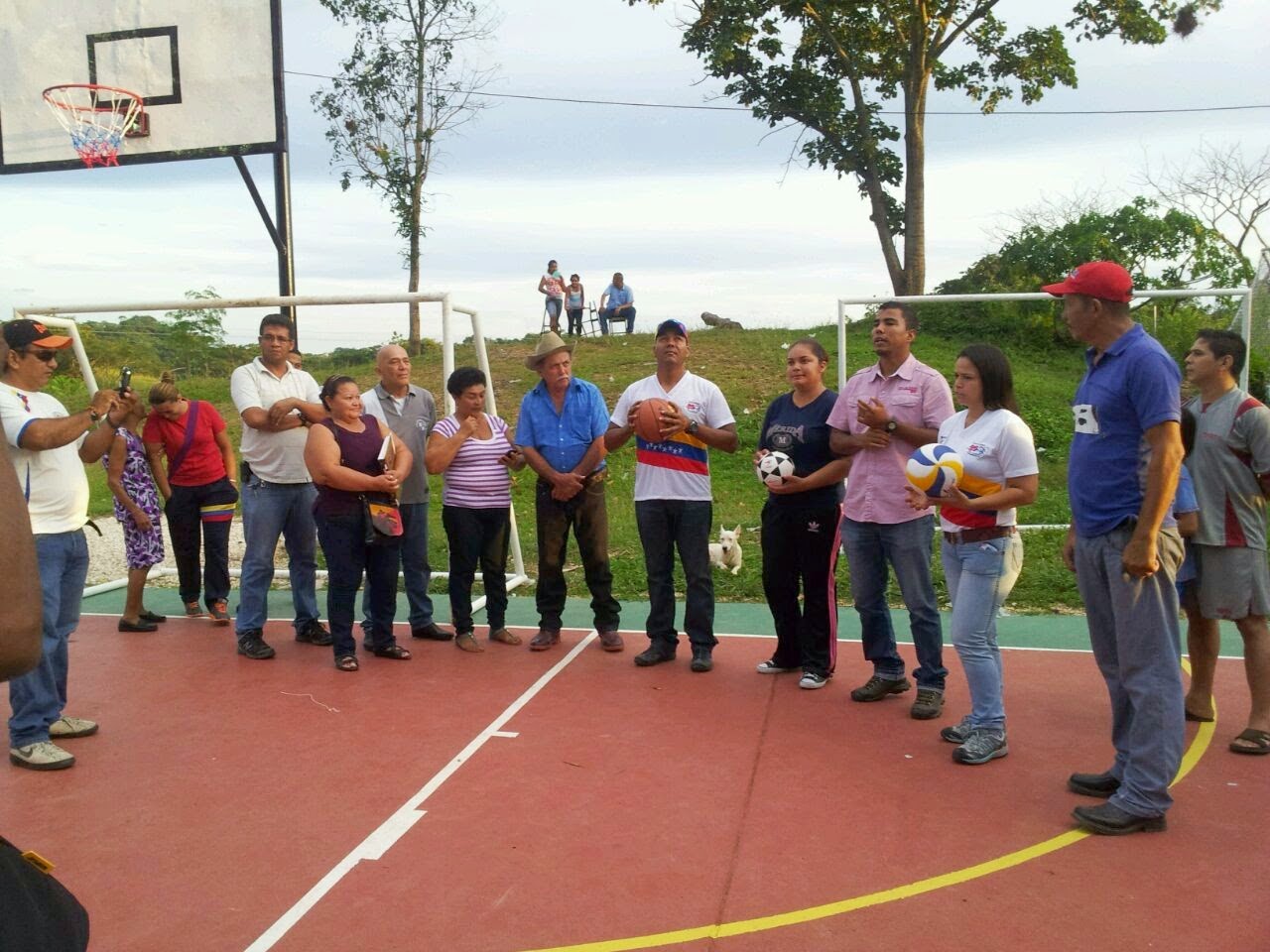 El Cojedeño: Regionales: Alcaldía De Tinaquillo Entregó Canchas Remodeladas