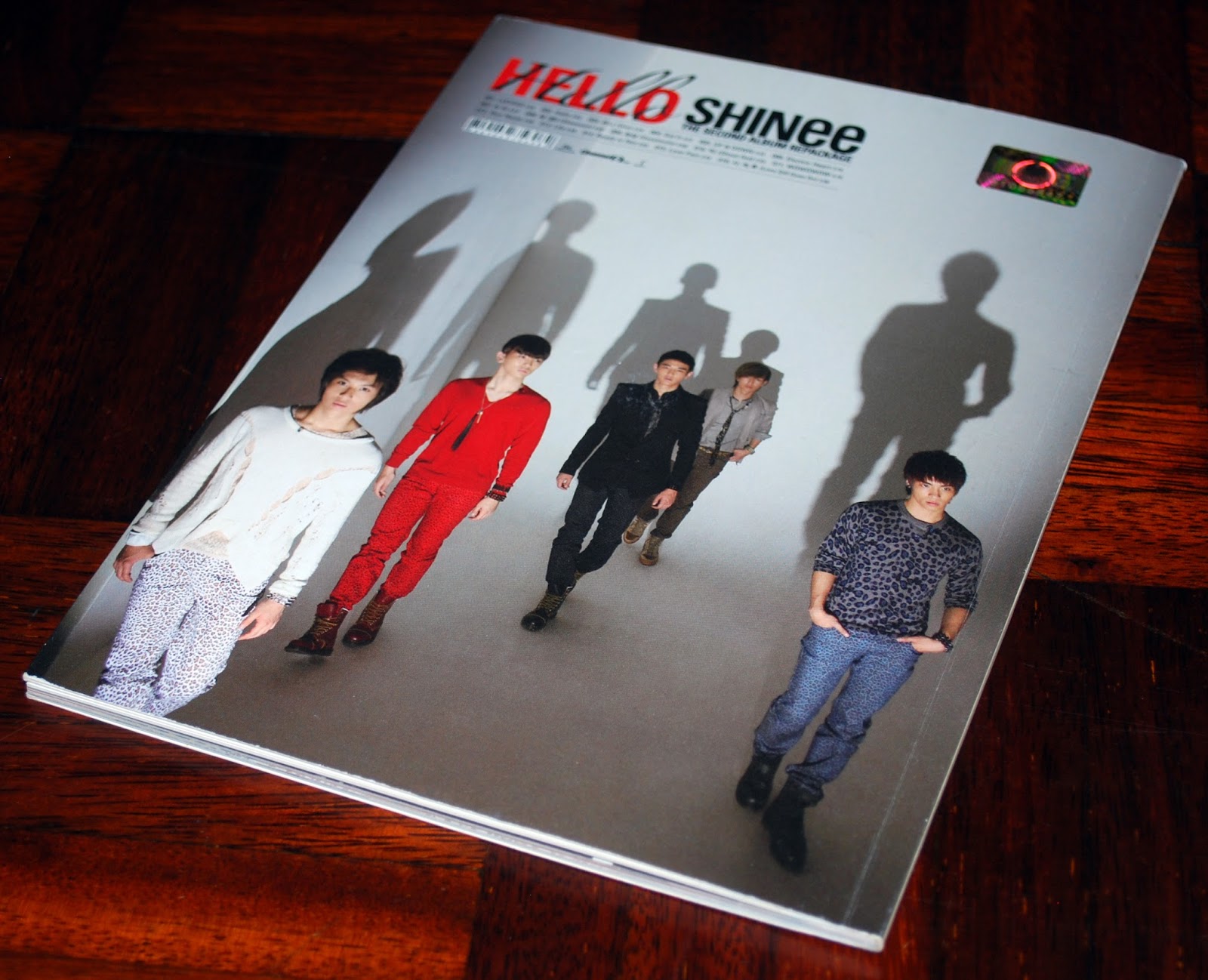 Lythicia's Kpop Collection: SHINee's 2nd Album - Hello (Repackaged)