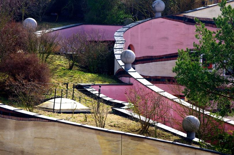 Waldspirale, The U-shaped Green Roof Residential Building in Germany
