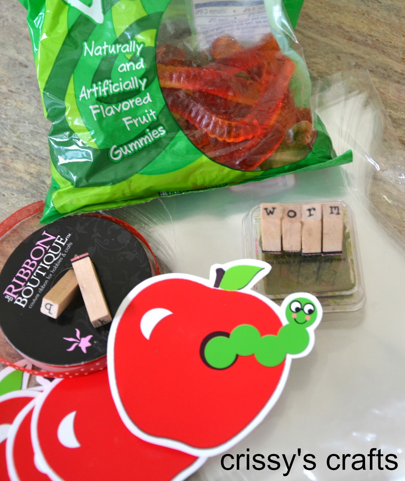 Crissy's Crafts: Bookworm favors