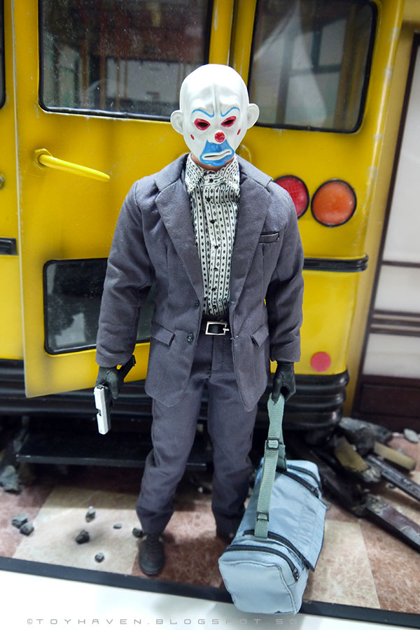 toyhaven: Red Diorama "I shot the bus driver" scene: Recreate opening ...