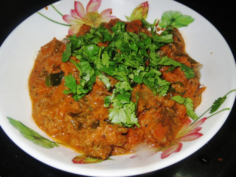 ಅಡಿಗೆ - Adige: Pathrode Gasi ( Patrode with Gravy).