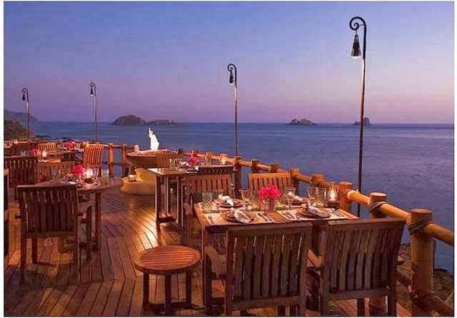 startup ideas: floating restaurant