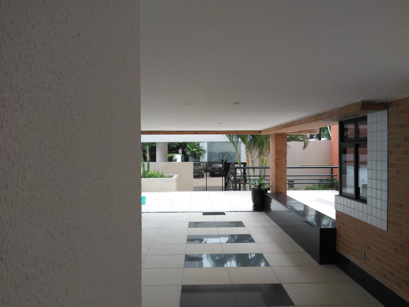 ROBERTO WAGNER ARAÚJO Arquitetura & Interiores: PROJ HALL PILOTIS: COND ...