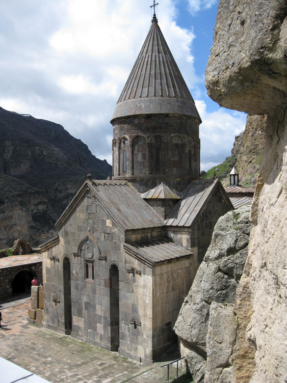 Paseando las maletas: Viaje a Armenia 2012 - Monasterio de Geghard