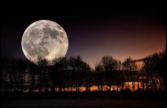 20+ Beautiful Sun & Moon Photographs - The World Of Photography