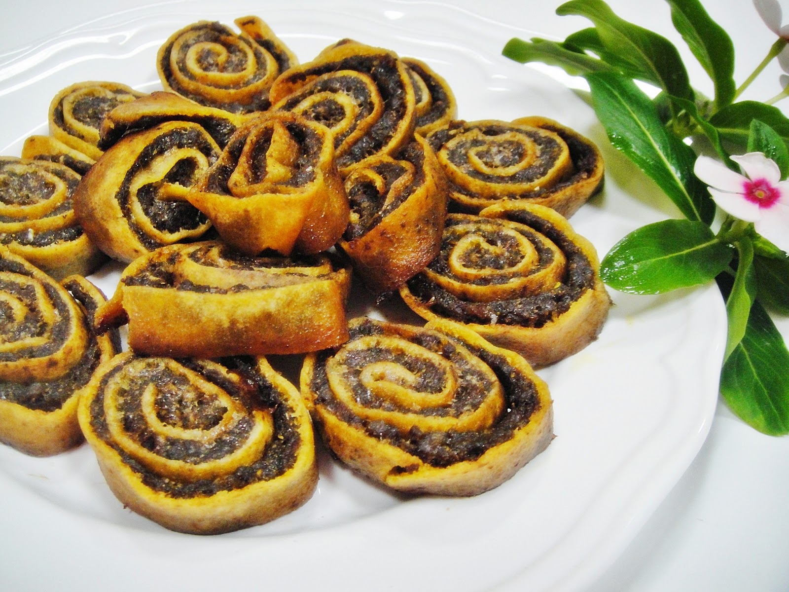 Maryam's Culinary Wonders: 790. Sujuk Rolls