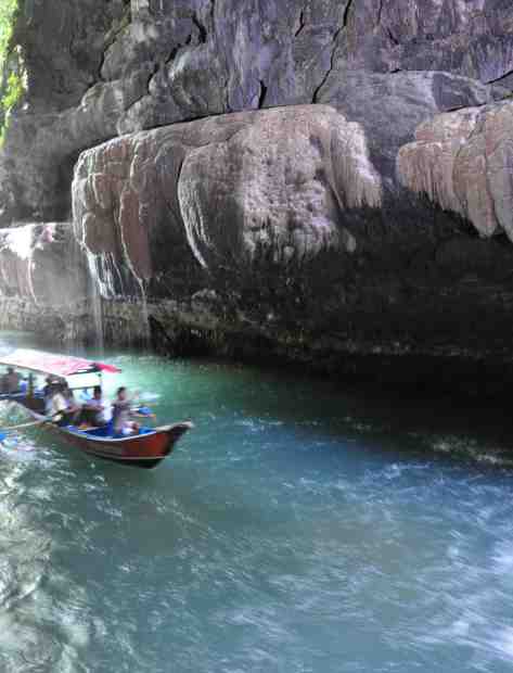 Indonesia Celebrities and News: Visit Green Canyon, West java, Indonesia