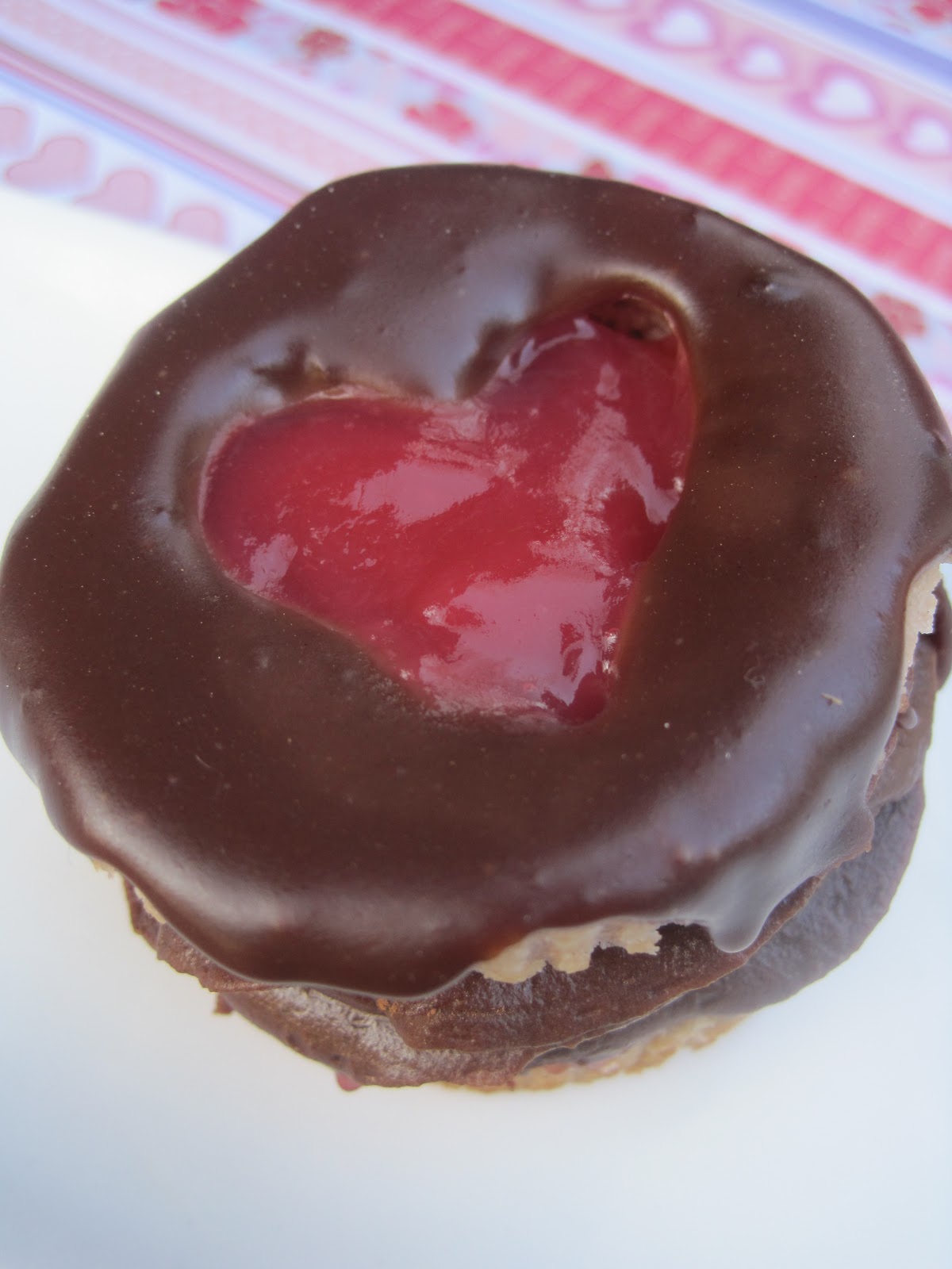 my feelings taste like cupcakes: Double Decker Raspberry Heart Cupcakes