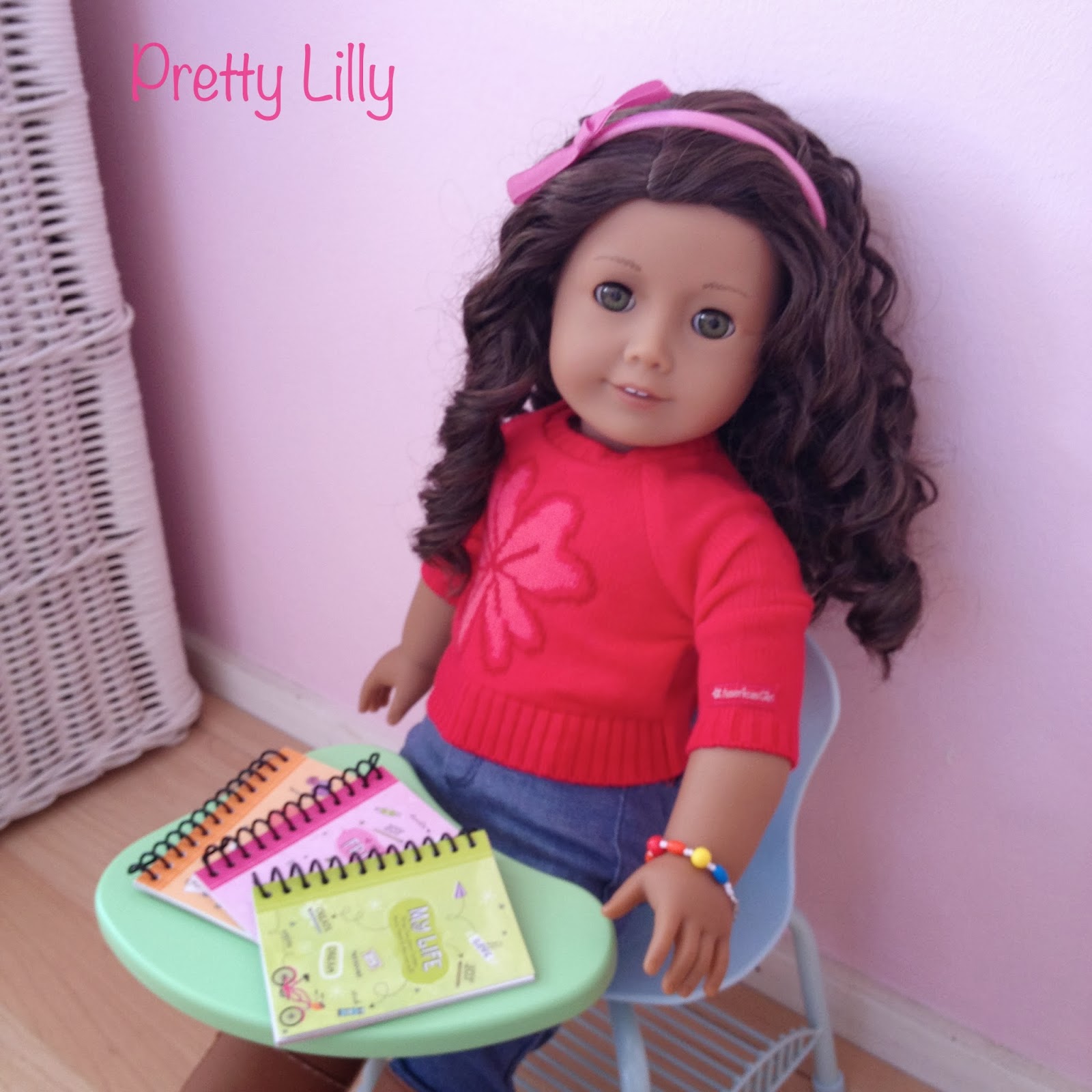Pretty Lilly an American Girl: Doll Sized Scrapbooks!