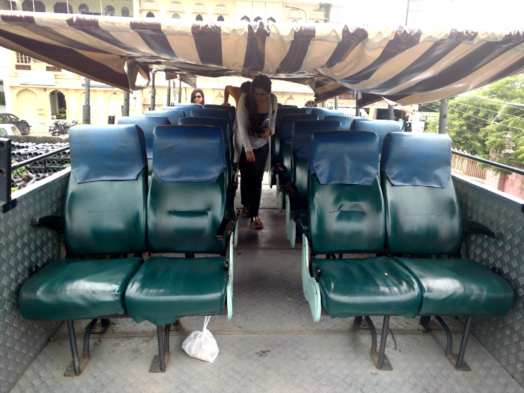 Explore Jaipur with Jaipur Double Decker Sight Seeing Bus