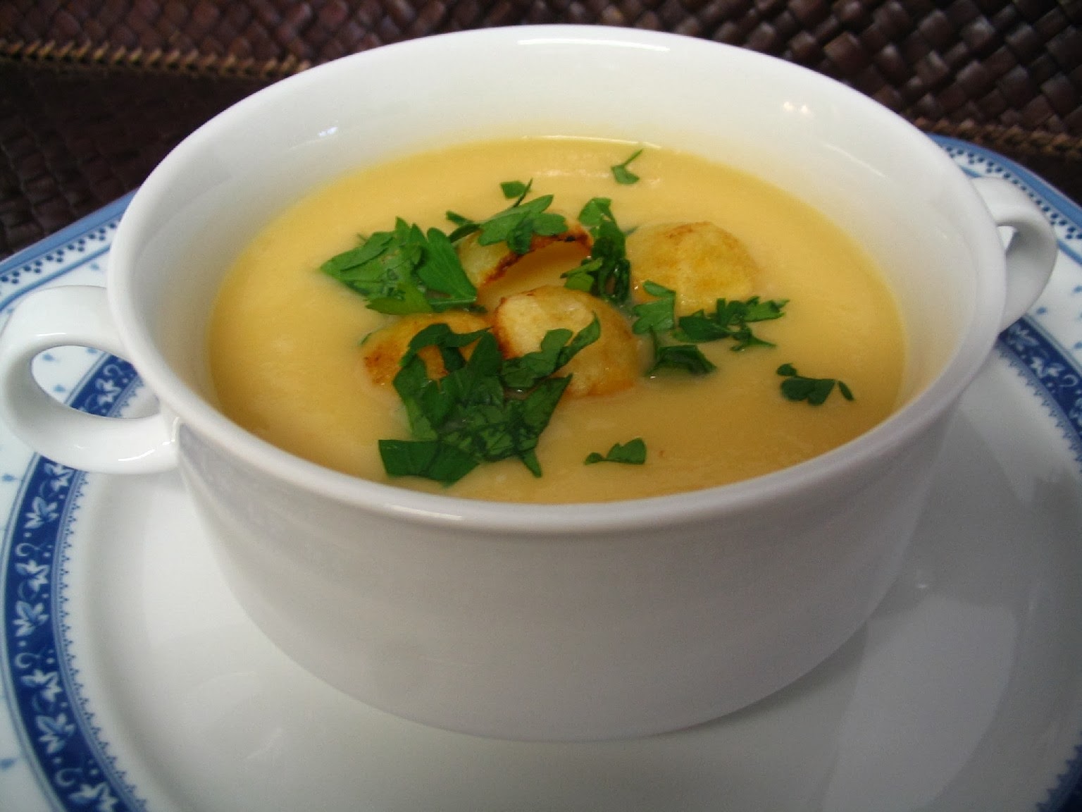 LA CUCHARA CURIOSA: SOPA DE NABO Y CHIRIVÍA + PATATAS RELLENAS