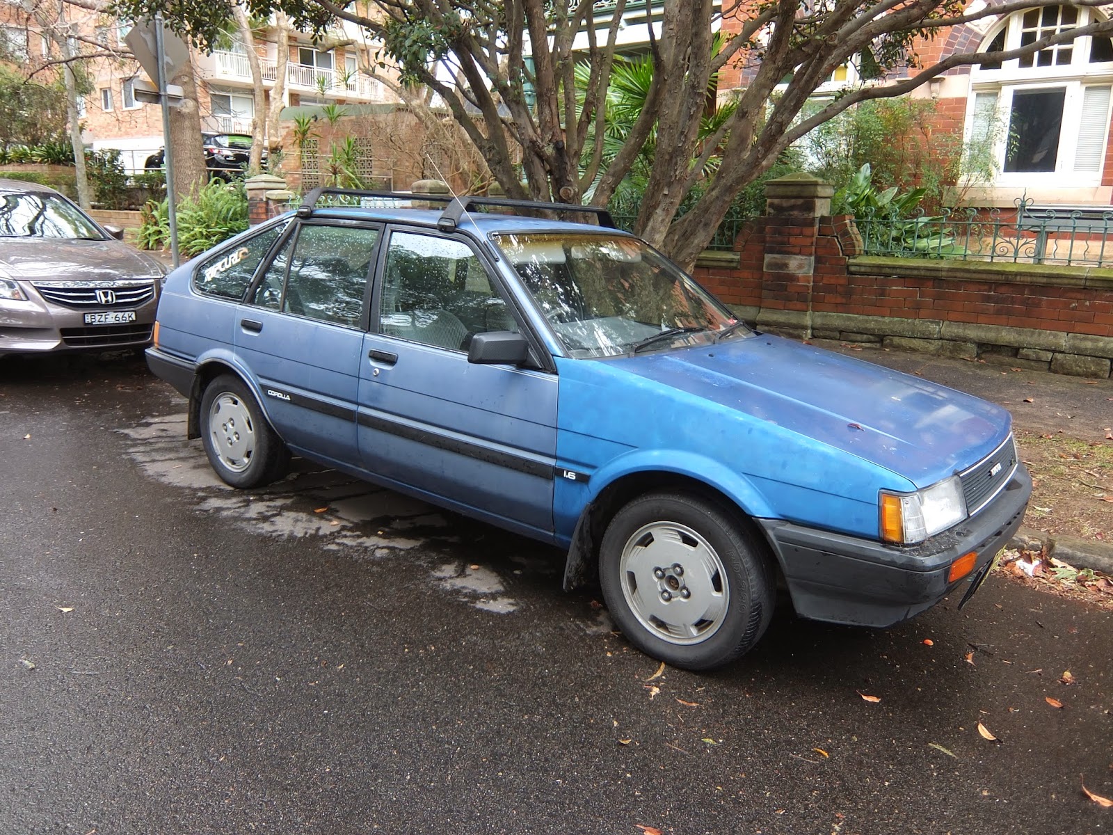 Aussie Old Parked Cars: 1985 Toyota Corolla Seca CS-X Liftback (AE82)
